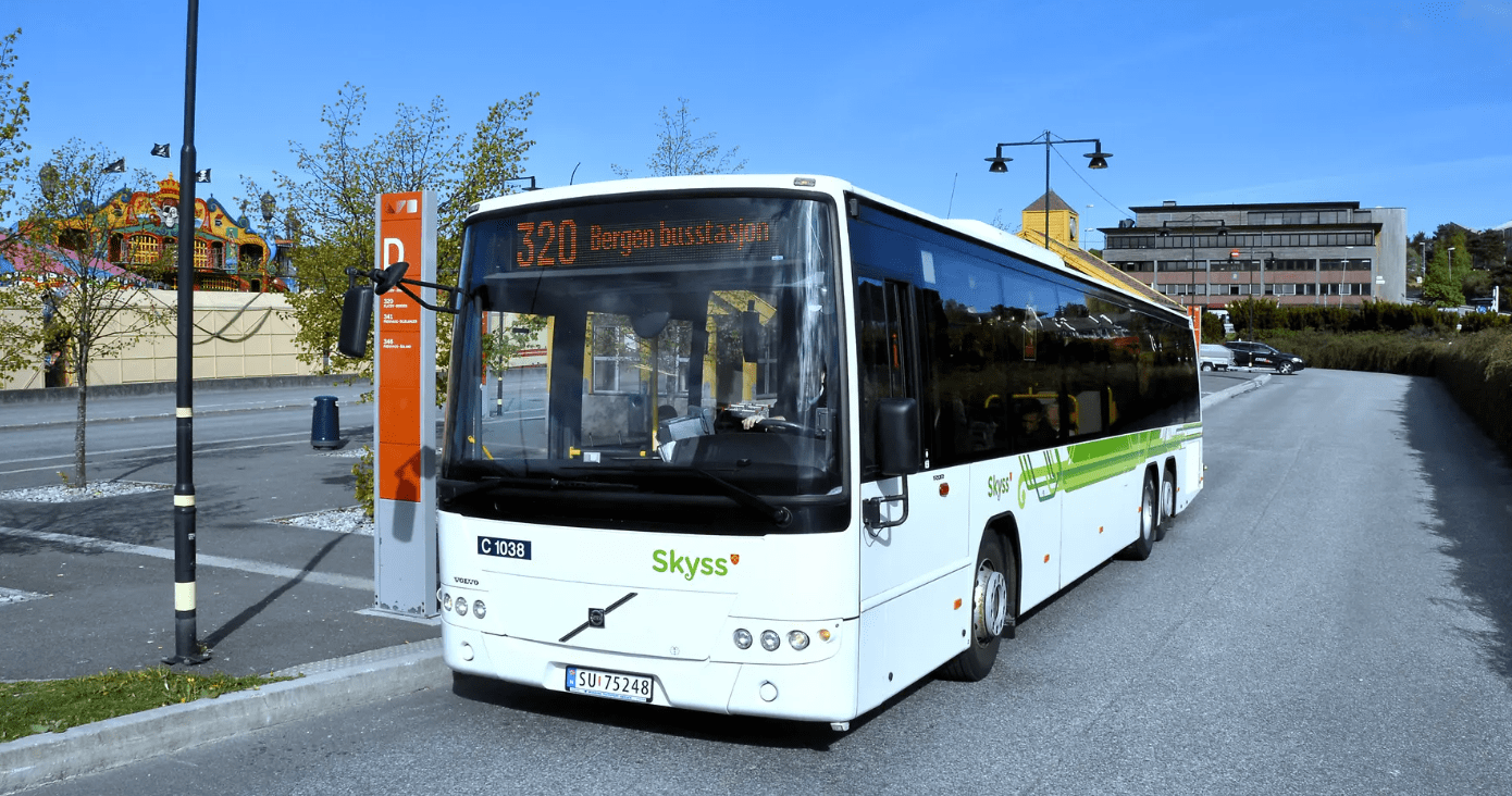 Buss Alver - Knarvik - Frekhaug - Åsane - Bergen Linje 300/300E/310 ...